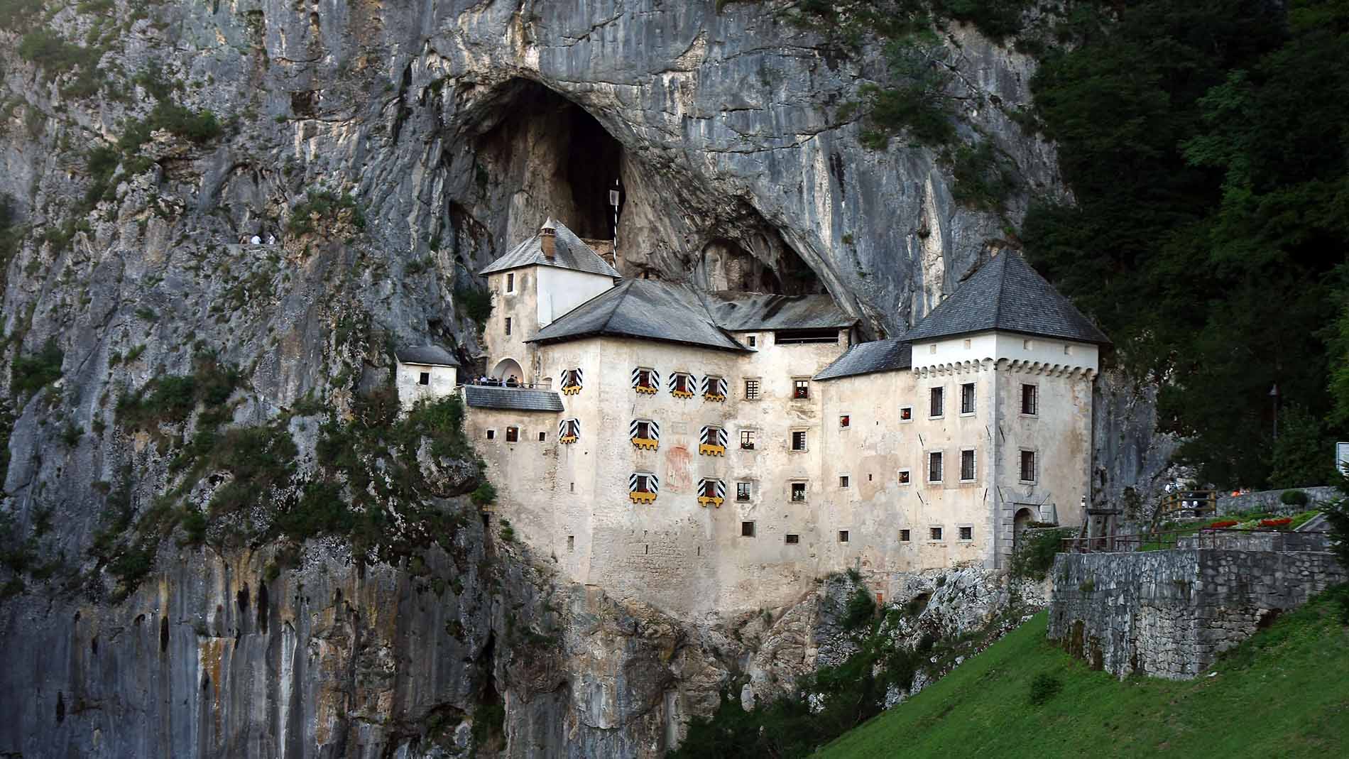Le perle della Slovenia: le Grotte di Postumia, il Castello di Predjama ...